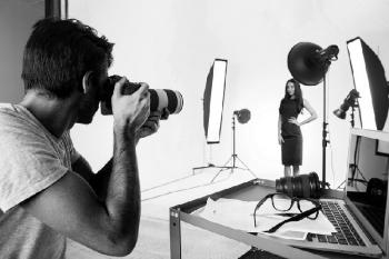 راهنمای خرید فلاش استودیویی | ⭐️ عکاسان حرفه ای این نکات را می دانند